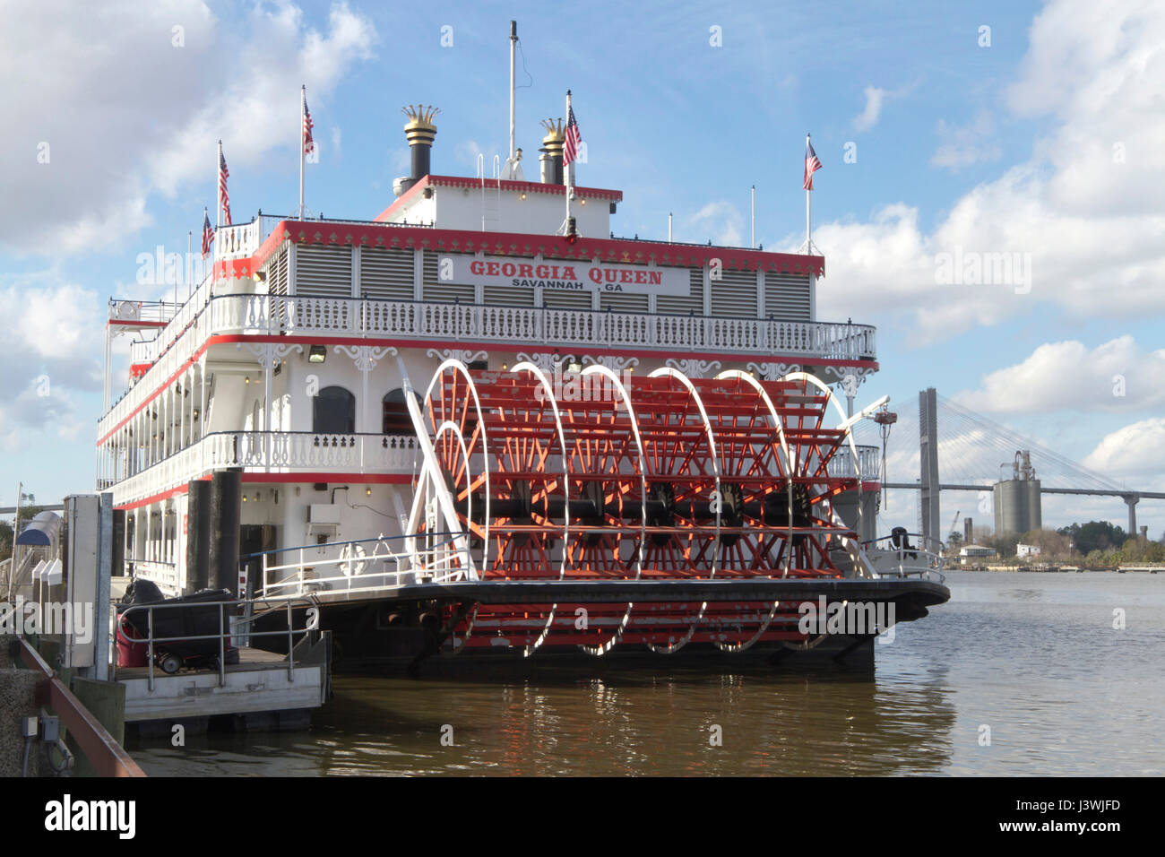 Old fashioned riverboat hi-res stock photography and images - Alamy