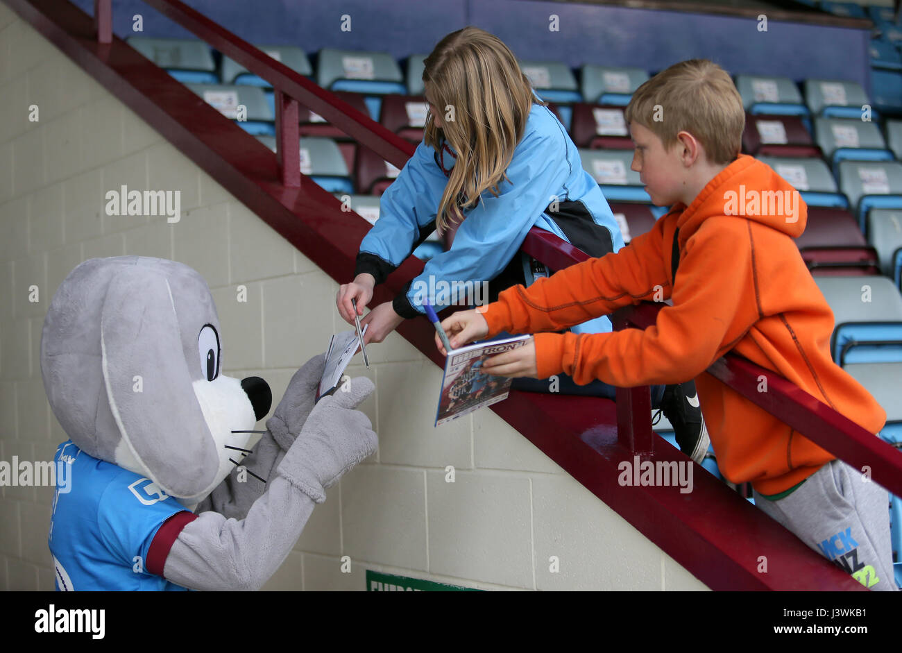 Scunthorpe United club mascot Scunny Bunny signs autographs before the ...