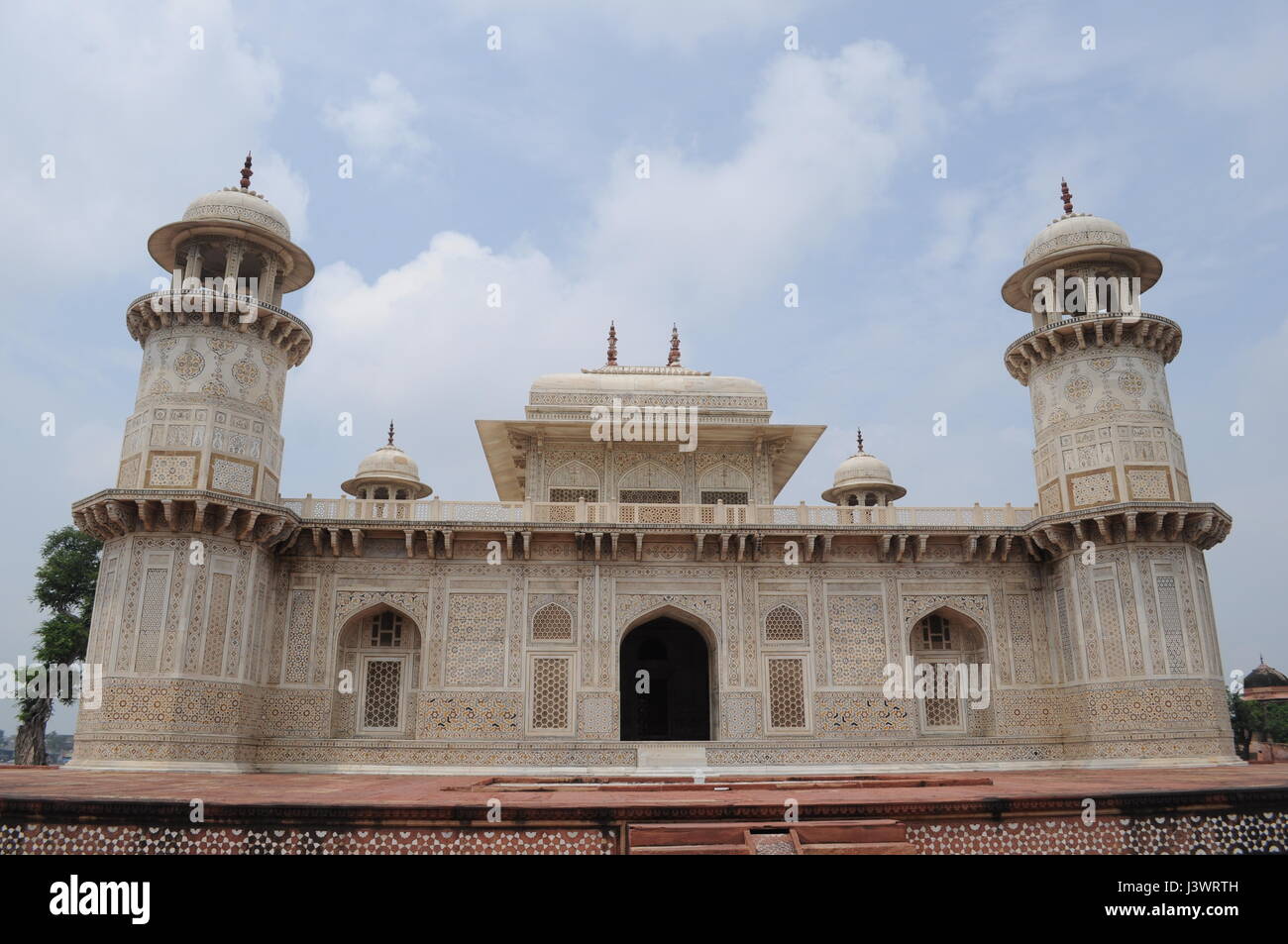 India baby temple hi-res stock photography and images - Alamy