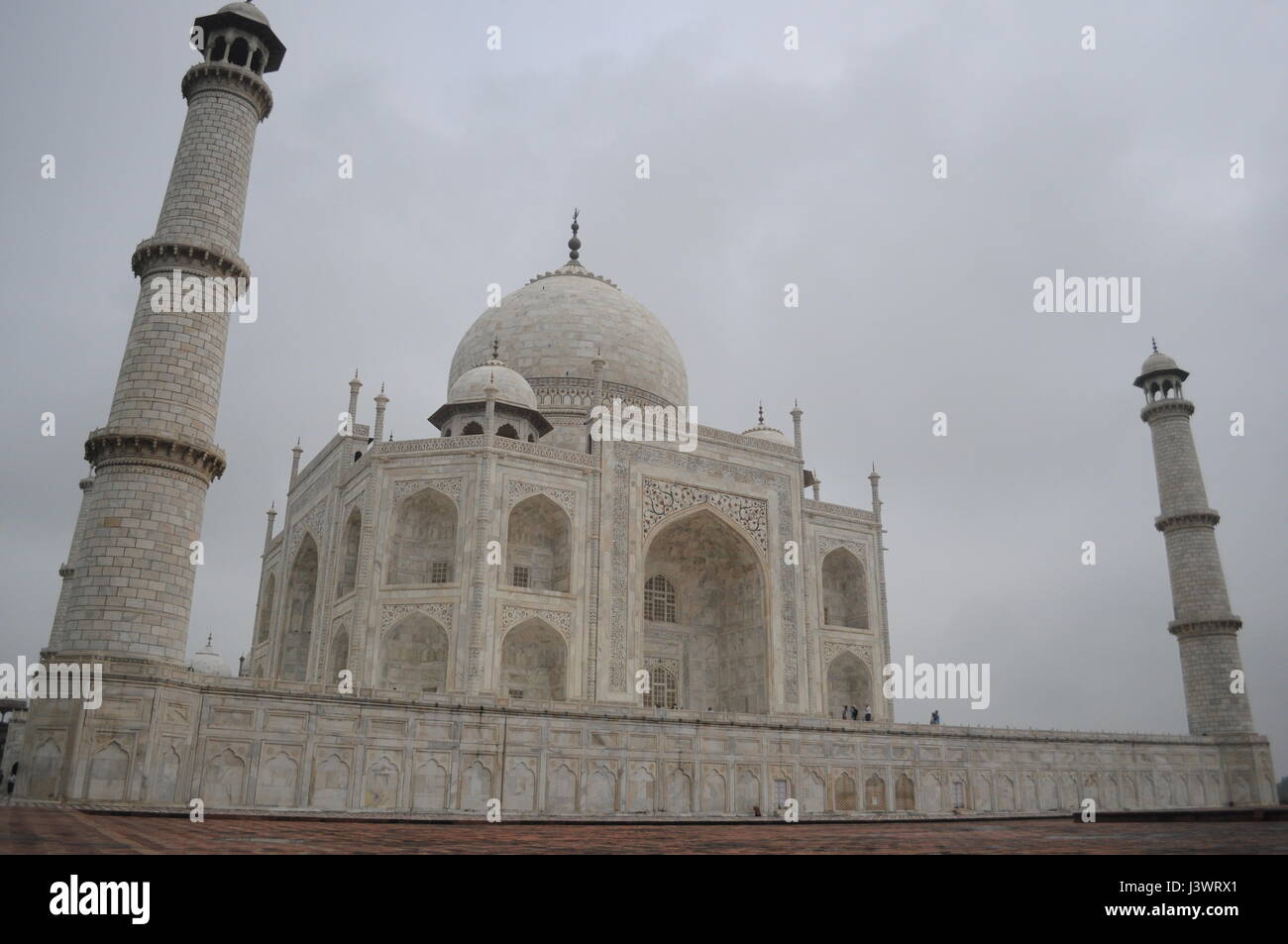 Taj mahal tomb chamber hi-res stock photography and images - Alamy