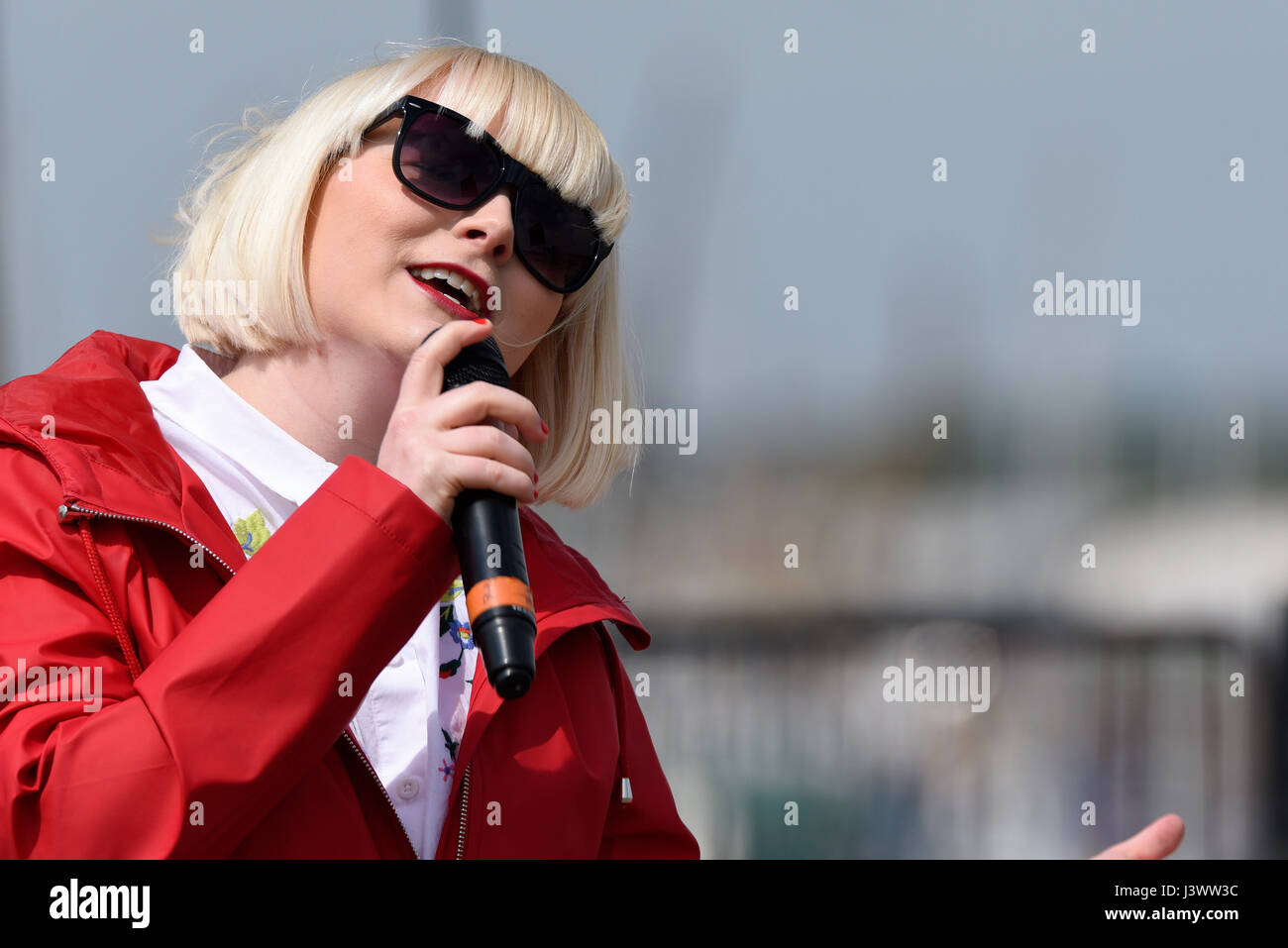 Singer Carly Hipson (Married name Carly Callaghan) singing in Maldon ...