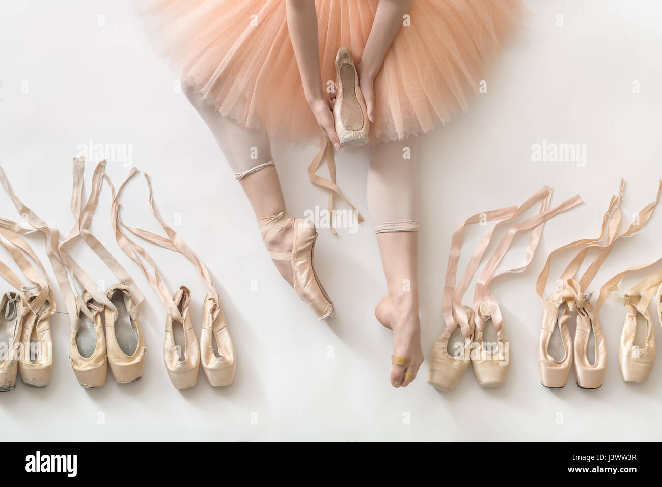 Dancer in studio High Resolution Stock Photography and Images - Alamy