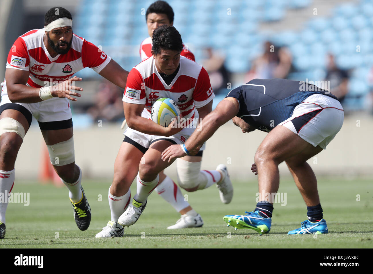 Tokyo, Japan. 6th May, 2017. (L to R) Samuera Anise (JPN), Atsushi ...
