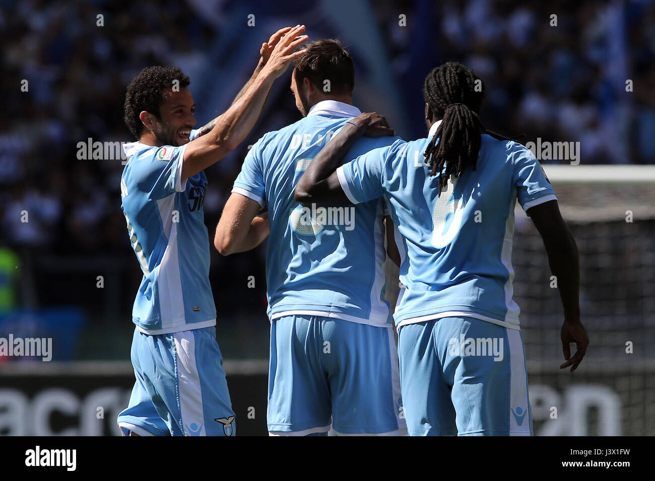 Italy, Rome, May 7th 2017:De Vrij score the gol and celebrates during ...