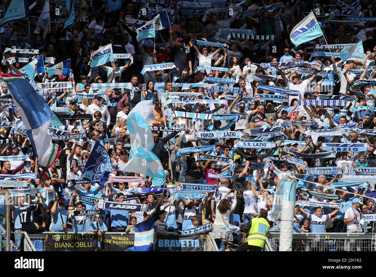 Lazio fans in the olympic stadium rome hi-res stock photography and ...