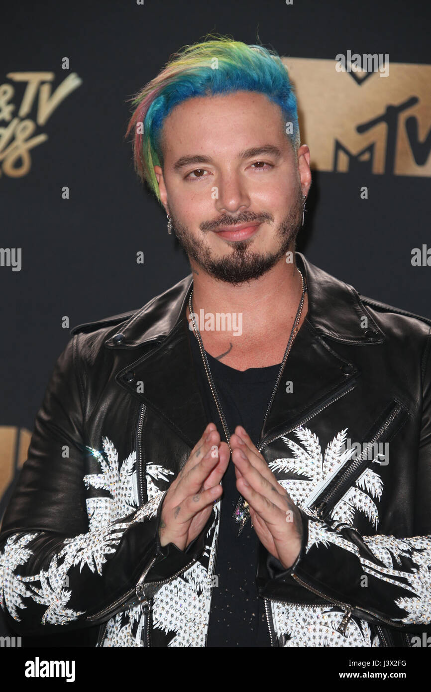 Los Angeles, Ca, USA. 7th May, 2017. J Balvin in the press room at the ...
