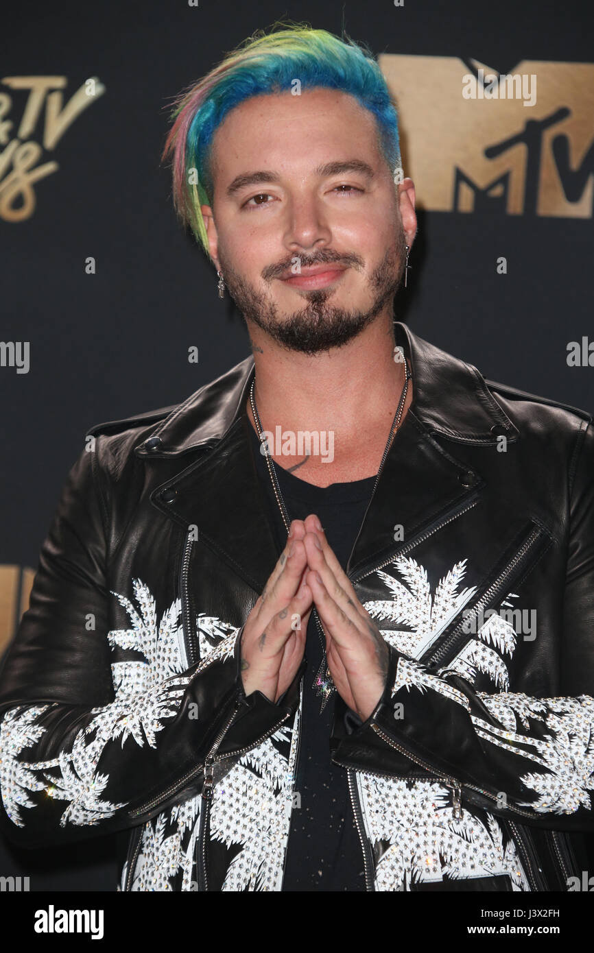Los Angeles, Ca, USA. 7th May, 2017. J Balvin in the press room at the ...