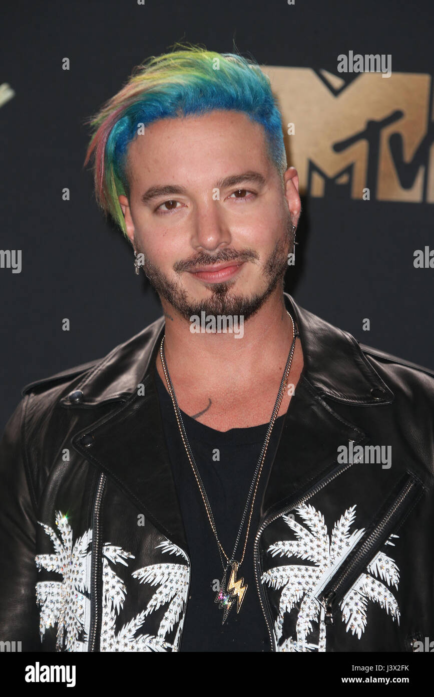 Los Angeles, Ca, USA. 7th May, 2017. J Balvin in the press room at the ...