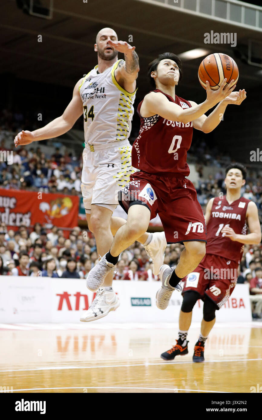 Kanagawa, Japan. 6th May, 2017. (L-R) RT Guinn (Sunrockers), Yuma Fujii ...