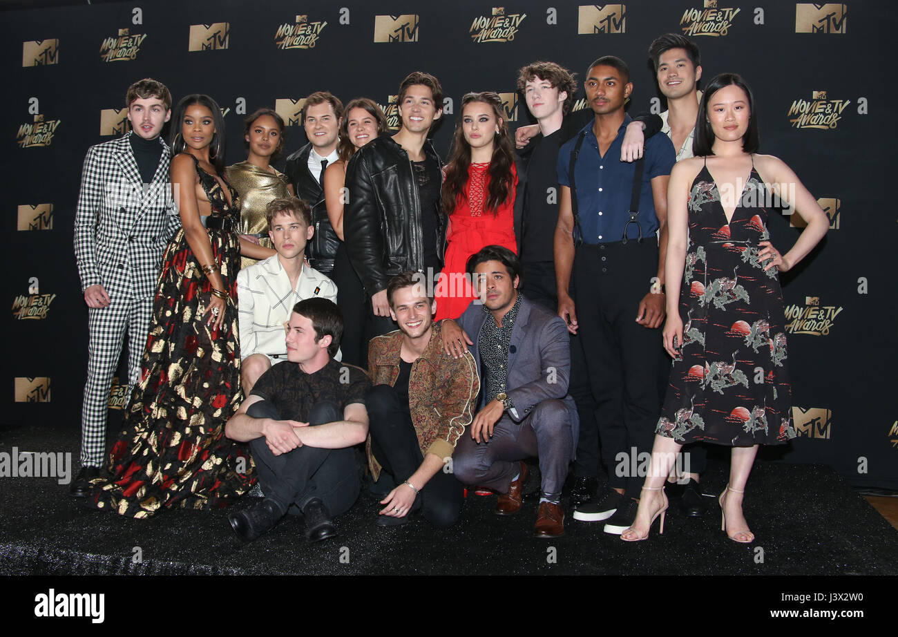 Los Angeles, Ca, USA. 7th May, 2017. Miles Heizer, Alisha Boe, Justin ... Los Angeles, Ca, USA. 7th May, 2017. Miles Heizer, Alisha Boe, Justin ...