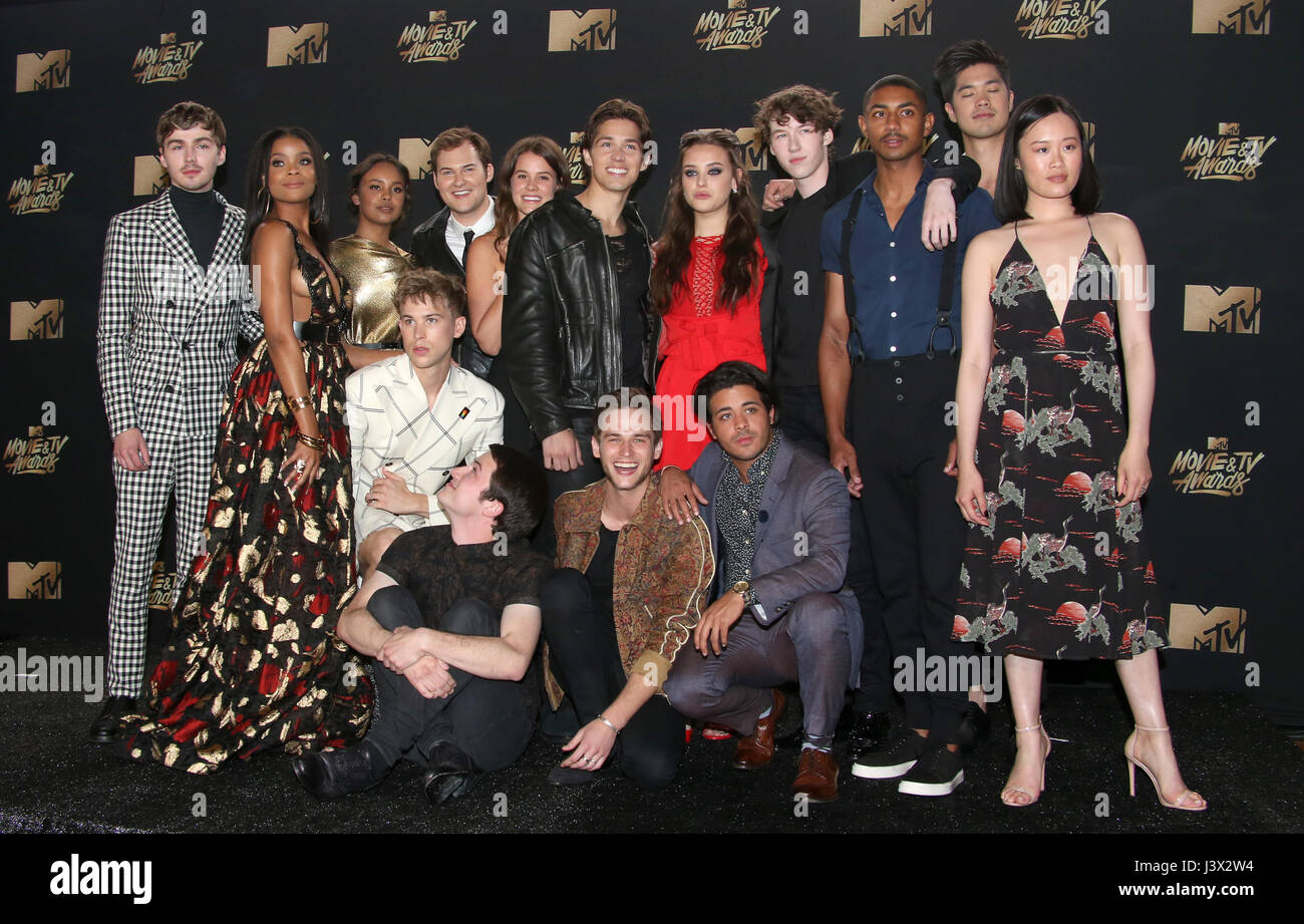 Los Angeles, Ca, USA. 7th May, 2017. Miles Heizer, Alisha Boe, Justin ... Los Angeles, Ca, USA. 7th May, 2017. Miles Heizer, Alisha Boe, Justin ...