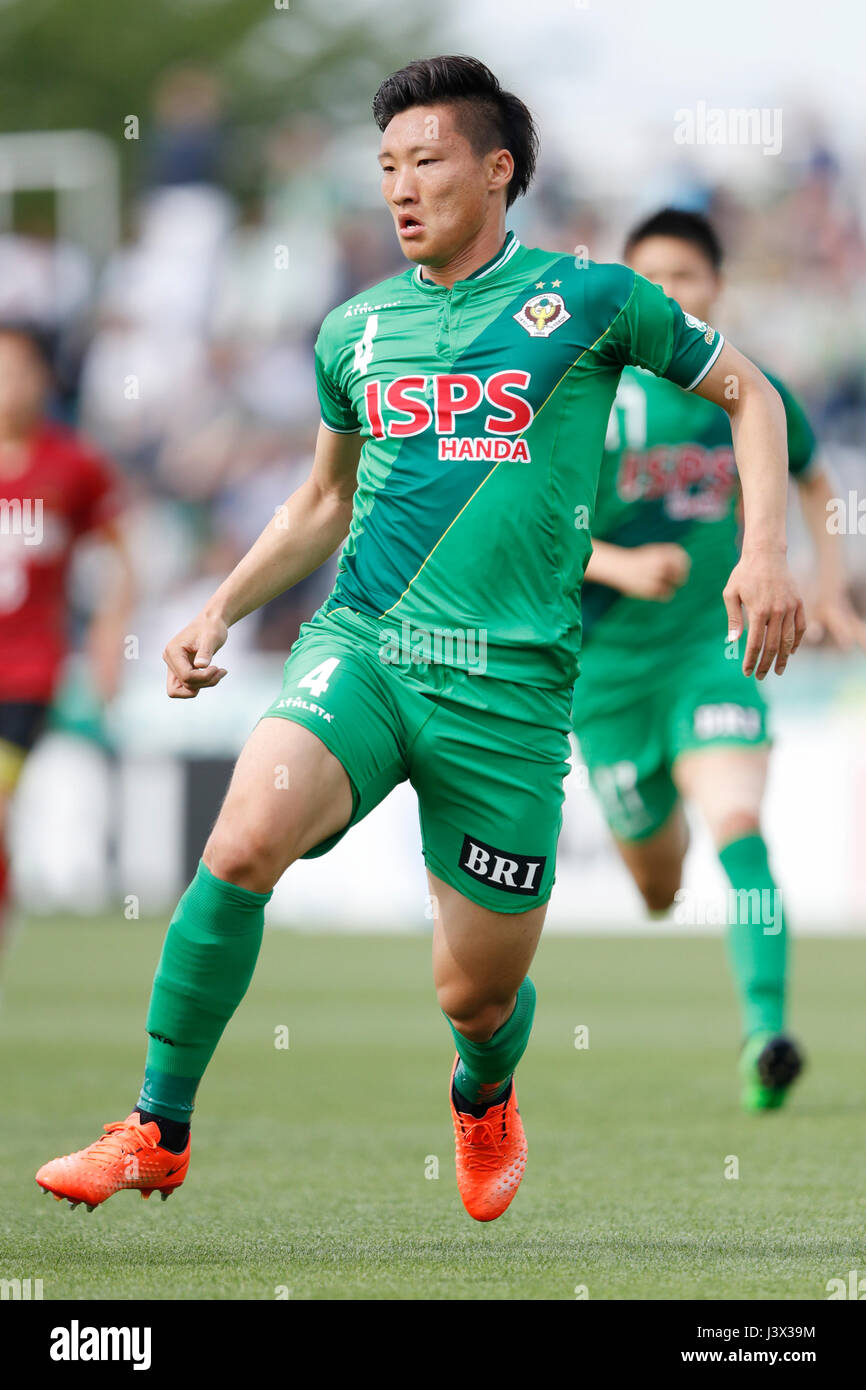 Tokyo, Japan. 3rd May, 2017. Shinnosuke Hatanaka (Verdy) Football ...