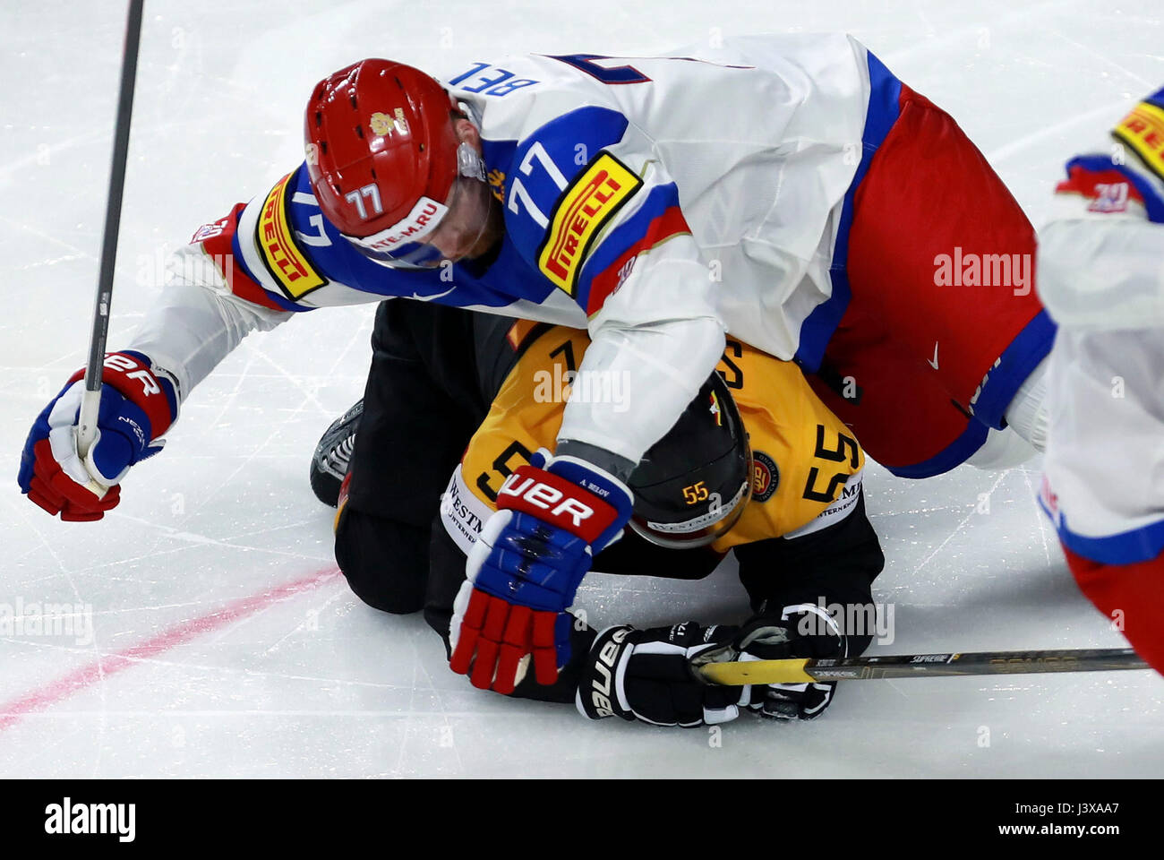 Schutz hockey hi-res stock photography and images - Alamy