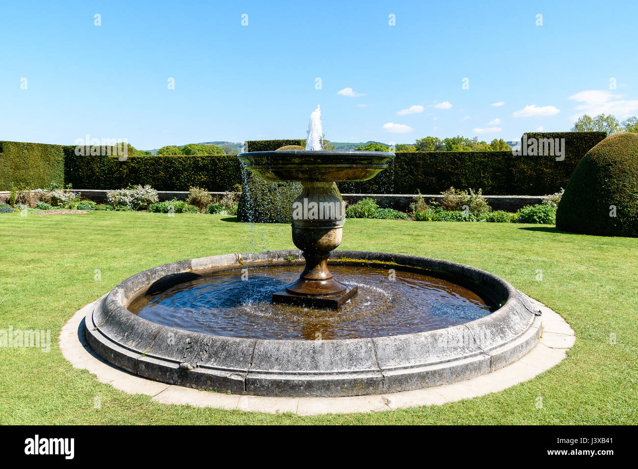 Fountian hi-res stock photography and images - Alamy