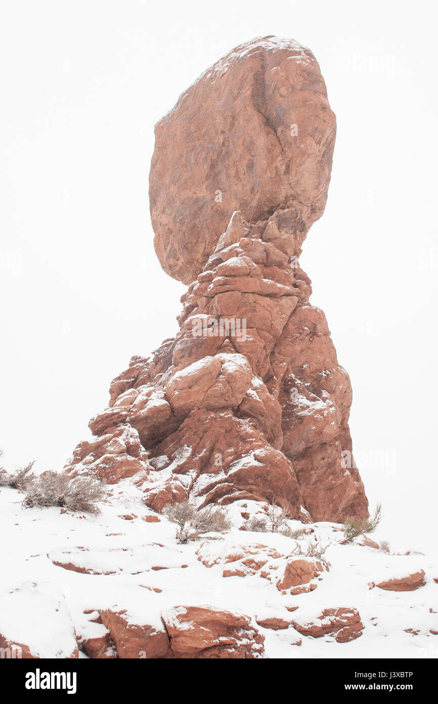 Red and white arches hi-res stock photography and images - Alamy