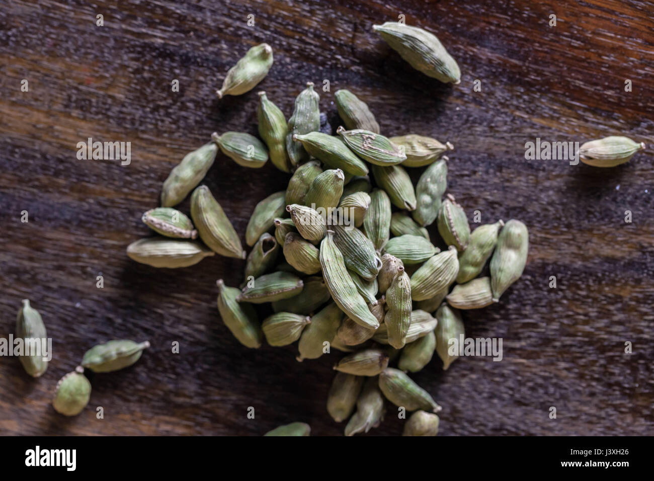 Green cardamom seed pod hi-res stock photography and images - Alamy