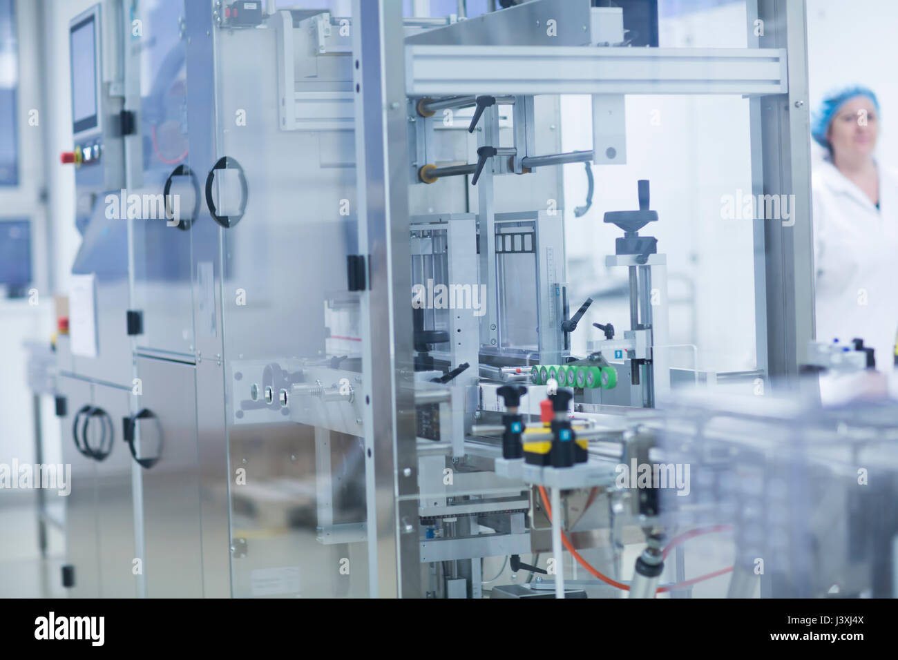 Pharmaceutical production line hi-res stock photography and images - Alamy