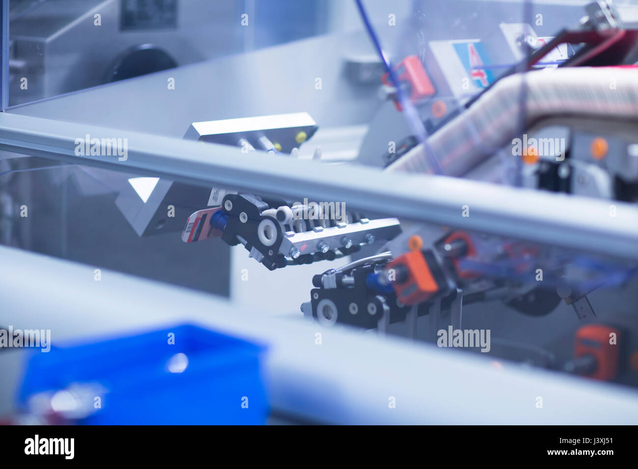 Pharmaceutical production line hi-res stock photography and images - Alamy