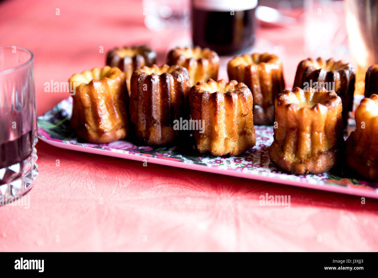 Trays of cakes hi-res stock photography and images - Alamy