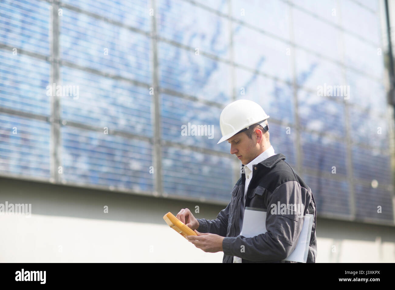 Multimeter photovoltaic hi-res stock photography and images - Alamy