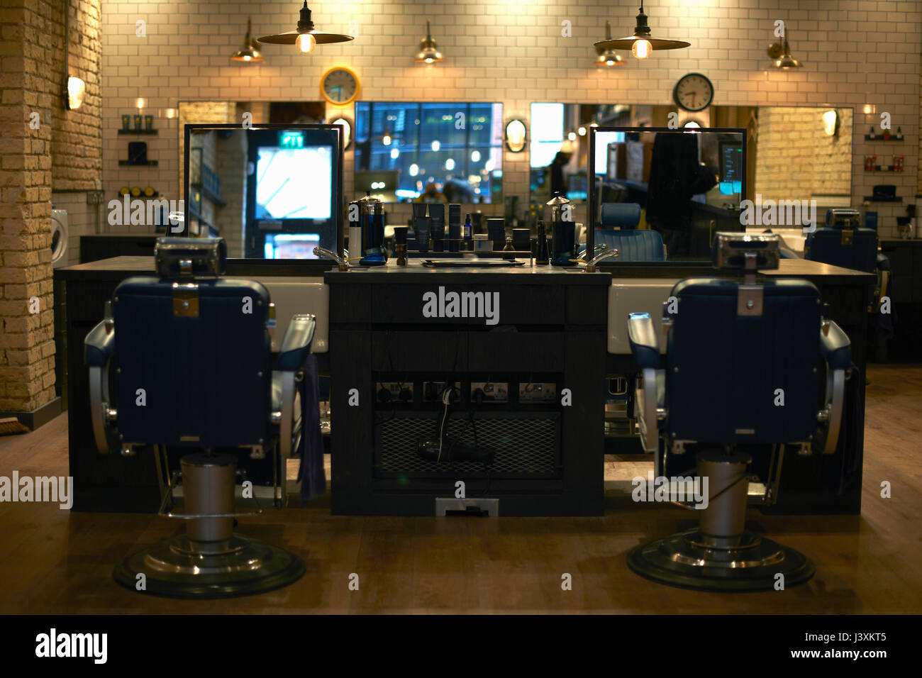 Retro style barber shop interior Stock Photo - Alamy