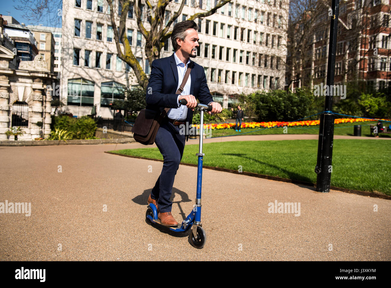Businessman london hi-res stock photography and images - Alamy
