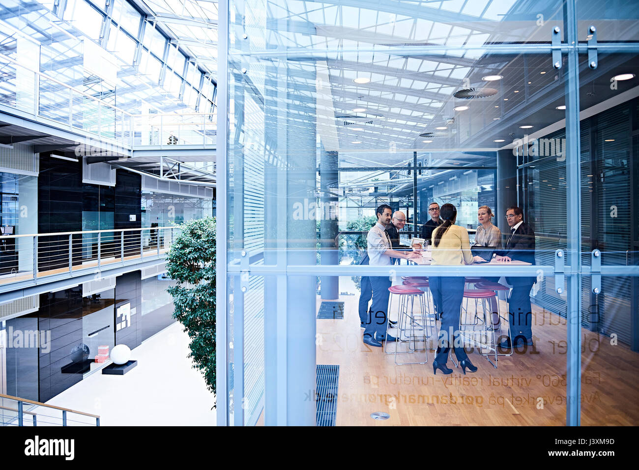 Men conference room hi-res stock photography and images - Alamy