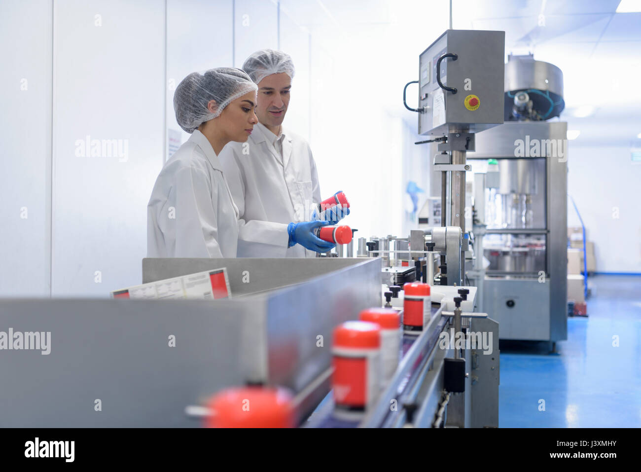 Pill production hi-res stock photography and images - Alamy