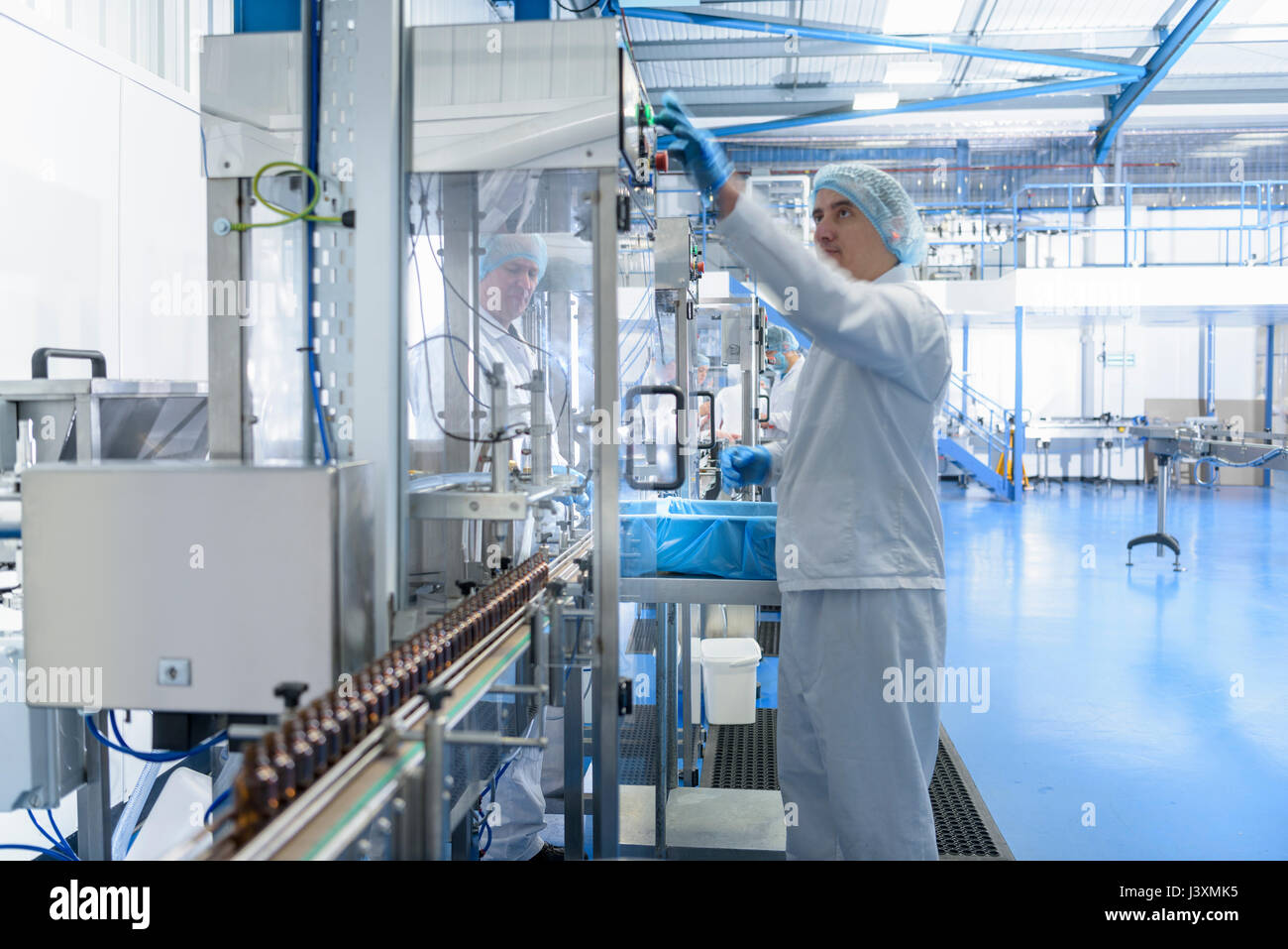 Two man line hi-res stock photography and images - Alamy