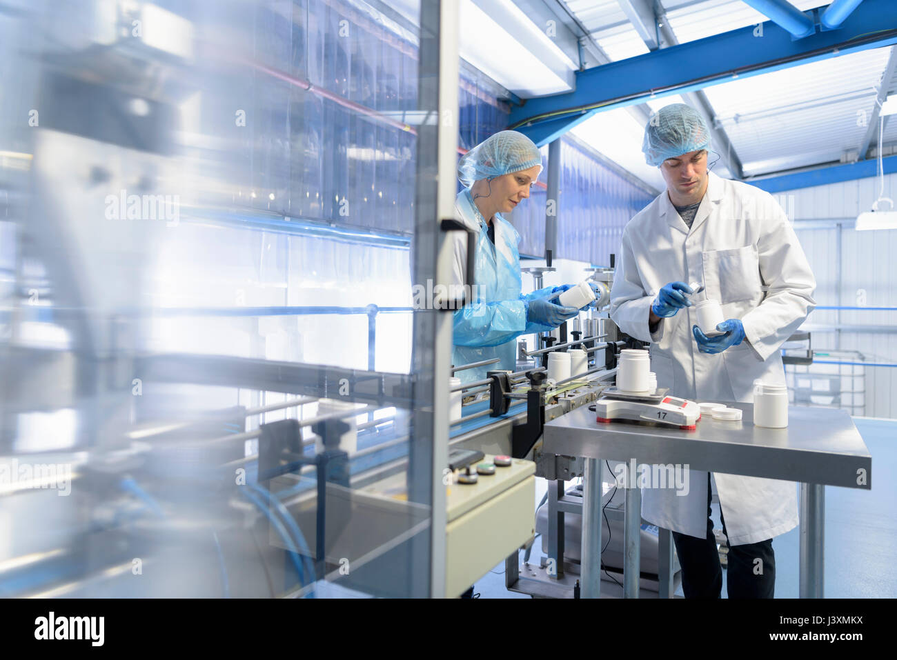 Pharmaceutical production line hi-res stock photography and images - Alamy