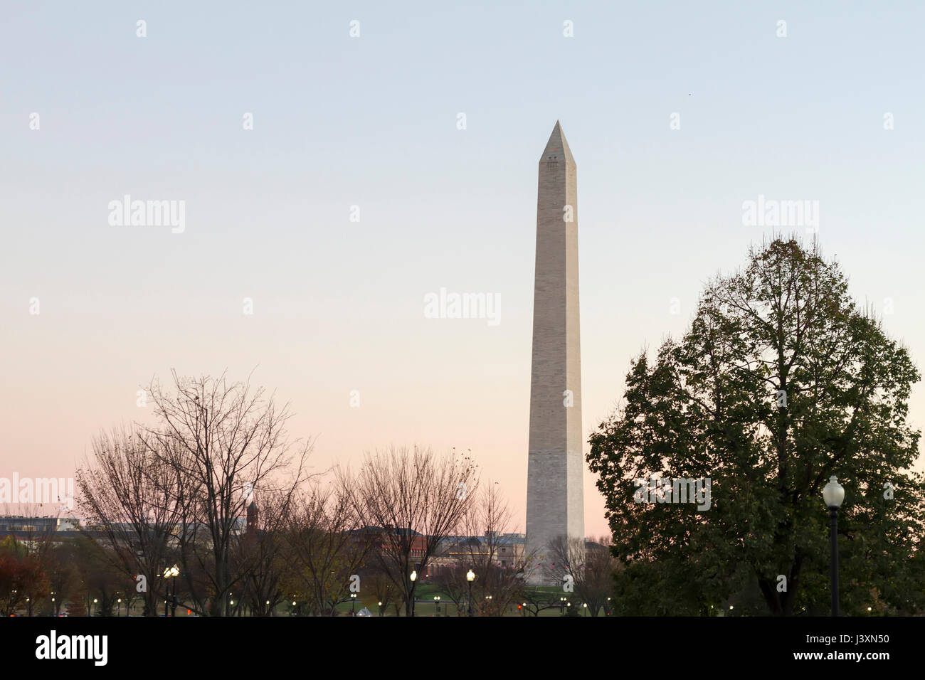 The Washington Memorial was built to commemorate George Washington with ...