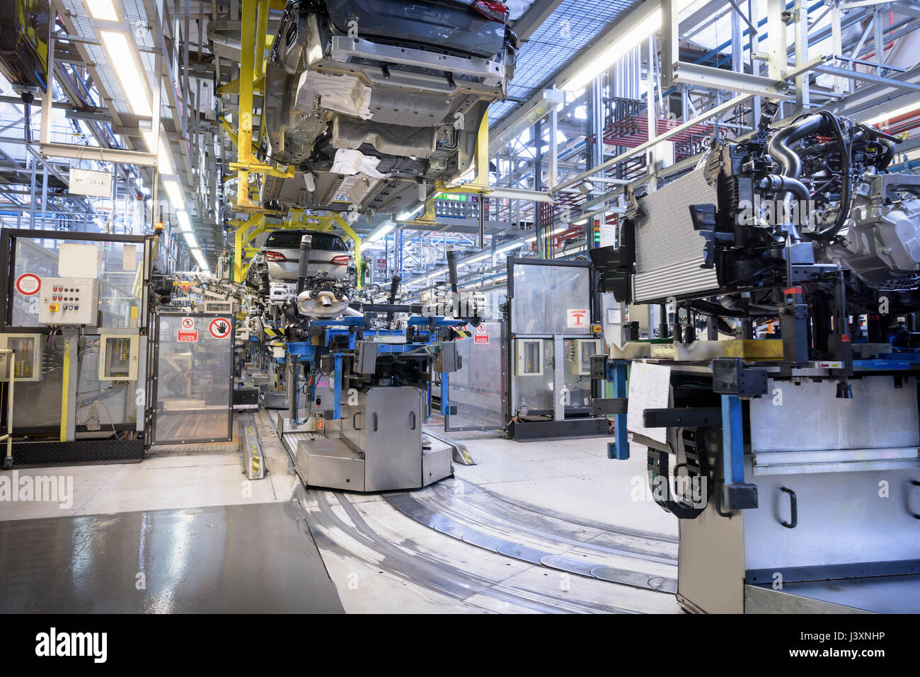 Engines factory hi-res stock photography and images - Alamy