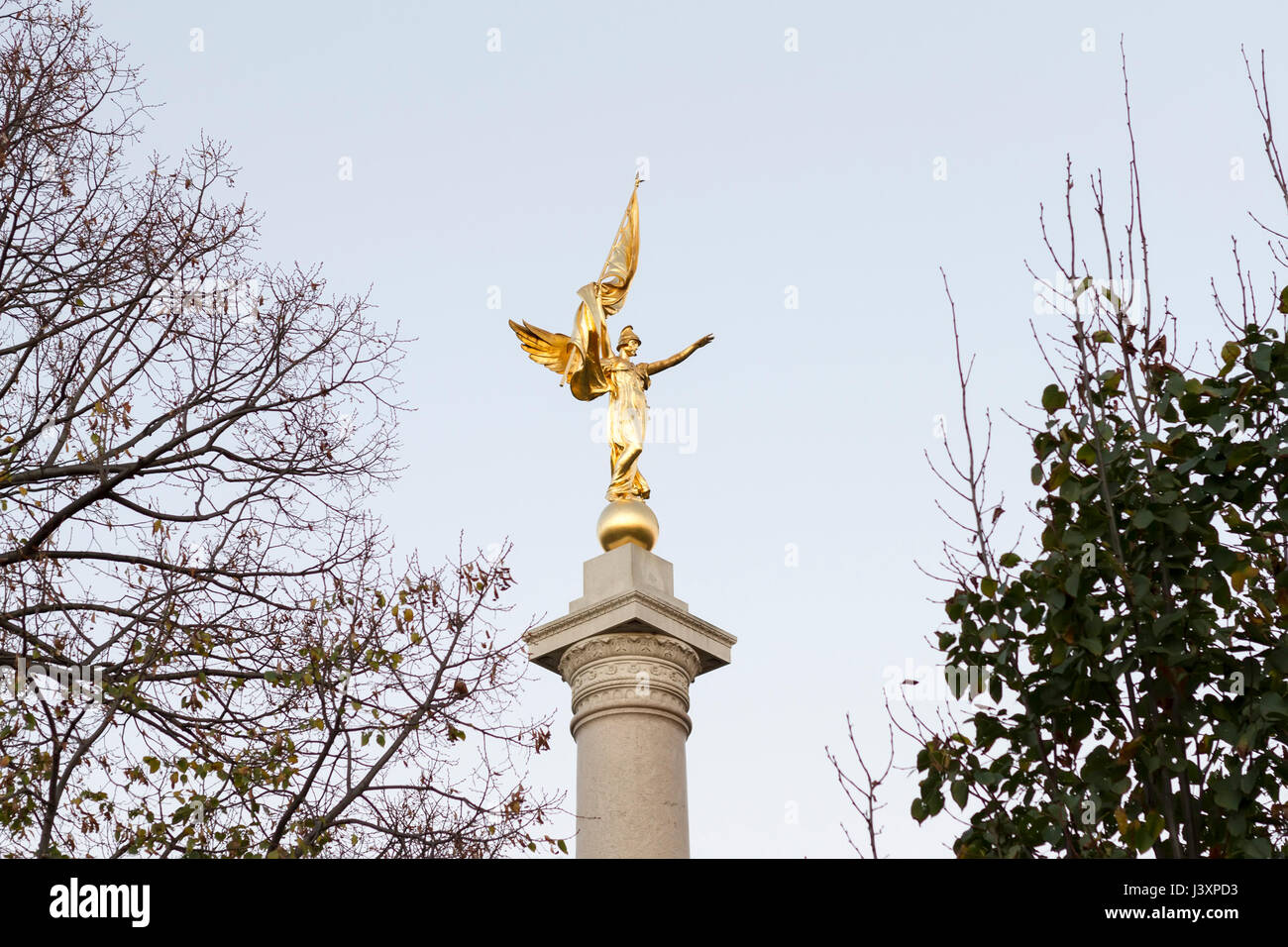 Gold winged Victory statue in World War I Memorial in Washington DC ...