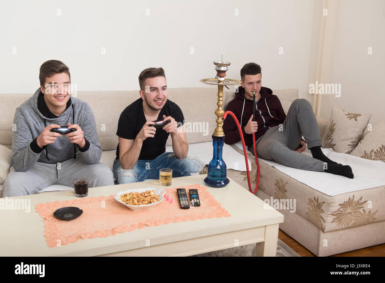 Three player video game hi-res stock photography and images - Alamy