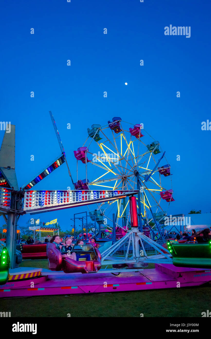 Carnival midway amusement ride hi-res stock photography and images - Alamy
