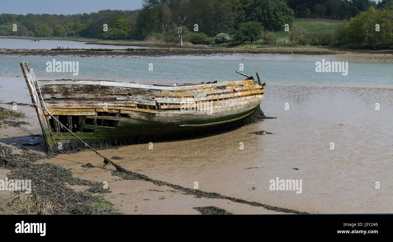 Boat stuck at low tide hi-res stock photography and images - Alamy