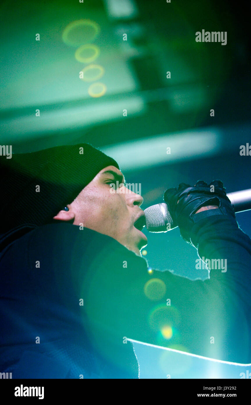 Chris brown performing live in hi-res stock photography and images - Alamy