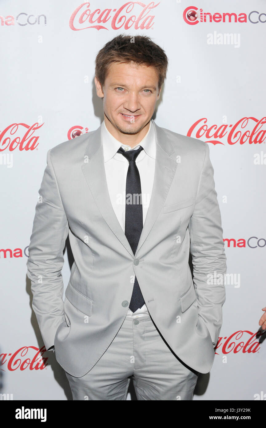 Actor Jeremy Renner, recipient of the Male Star of the Year Award ...