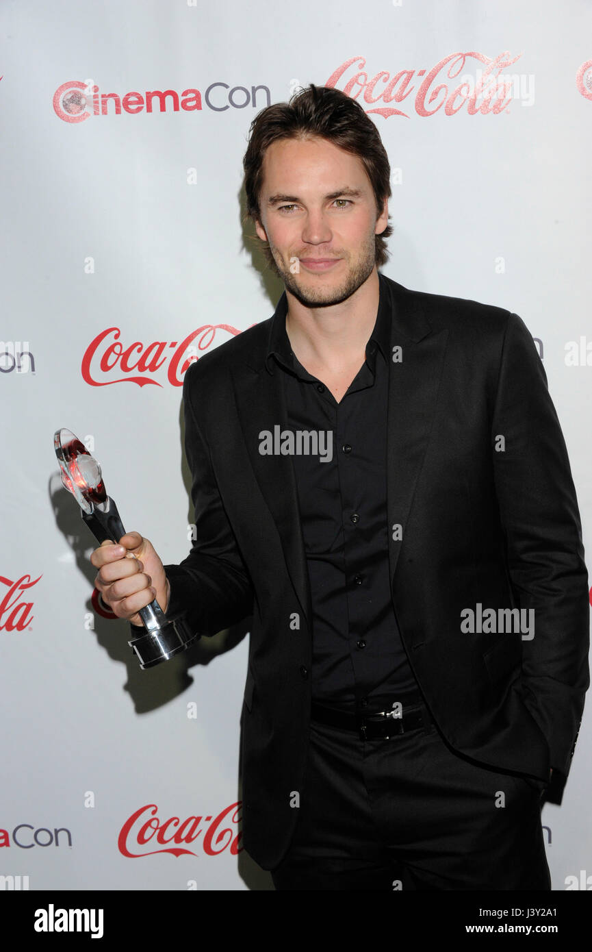 Actor Taylor Kitsch, recipient of the Male Star of Tomorrow Award ...