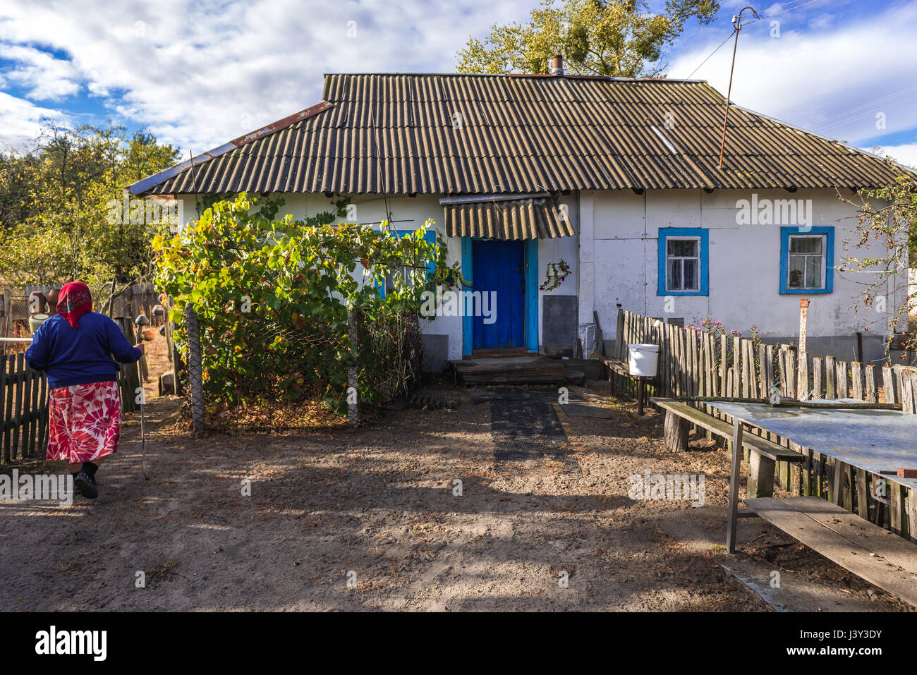 Woman who has returned to her home (so called Samosely) in Kupuvate ...