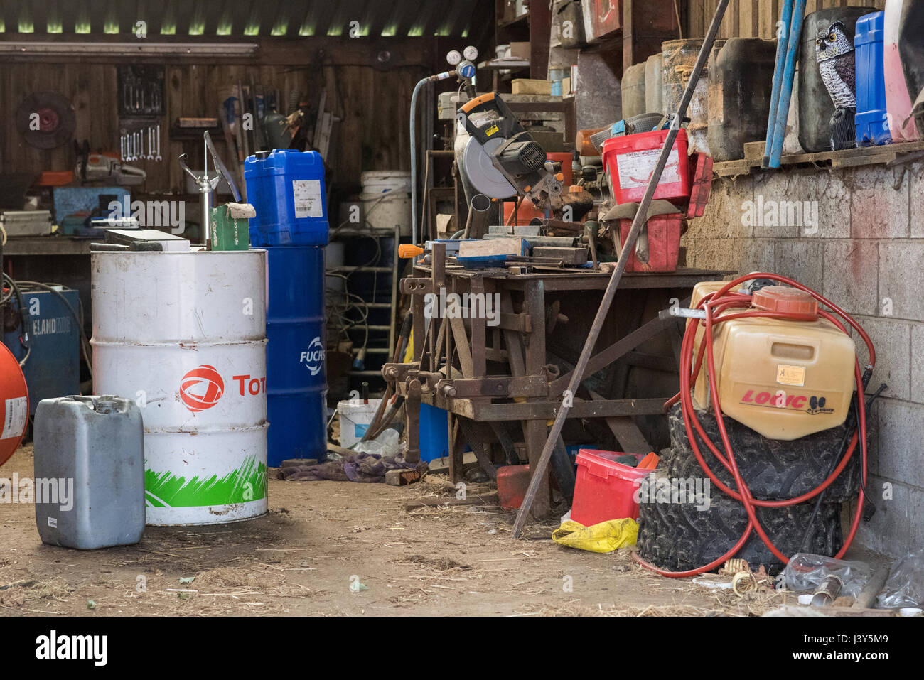 Farm workshop hi-res stock photography and images - Alamy