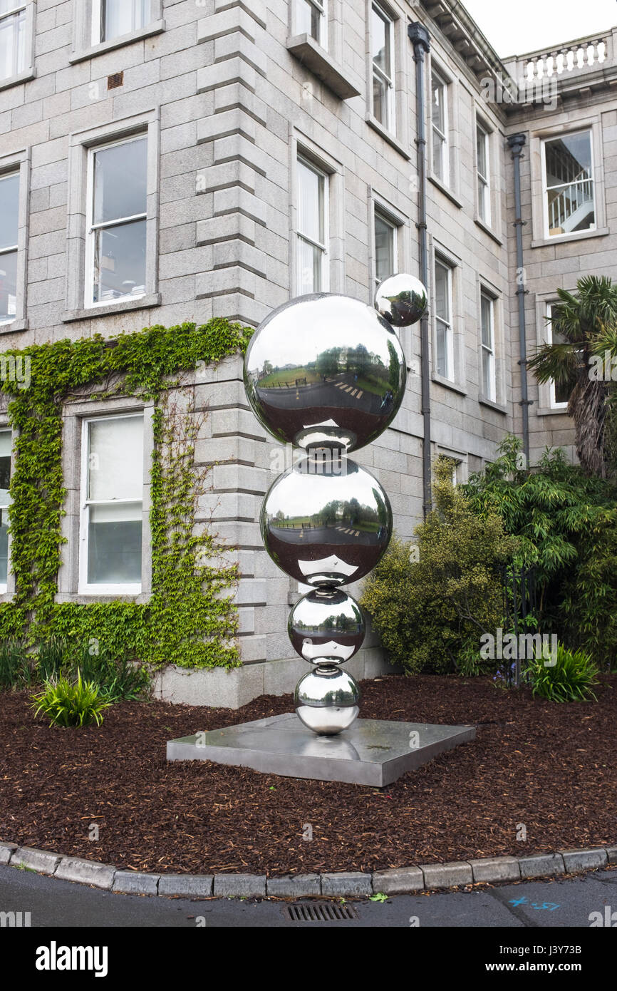 Apples and atoms trinity hi-res stock photography and images - Alamy