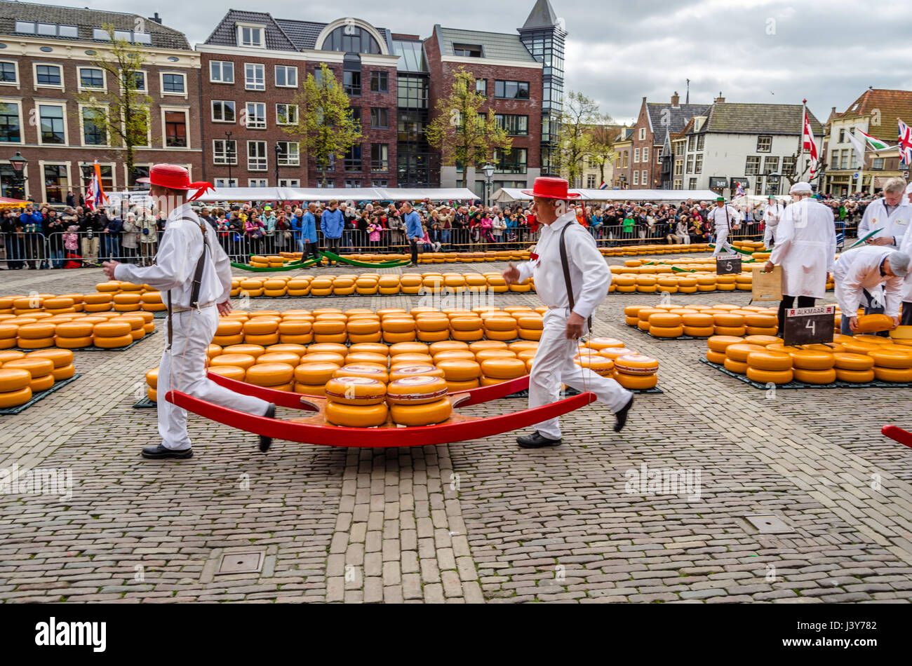 Gouda market square hi-res stock photography and images - Alamy
