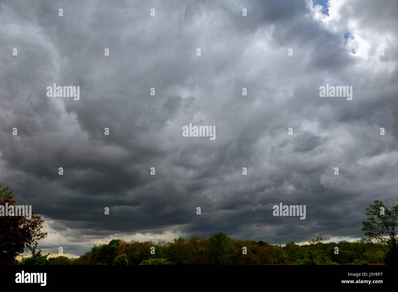 Sky with thunderclouds, rain clouds Thundercloud with possible ...