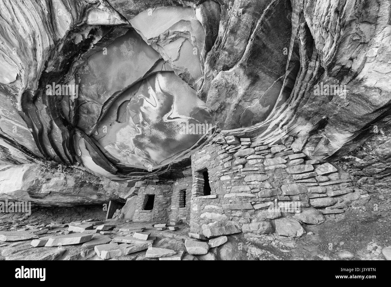 Fallen Roof Ruin, with its dramatic evidence of Ancestral Puebloan ...