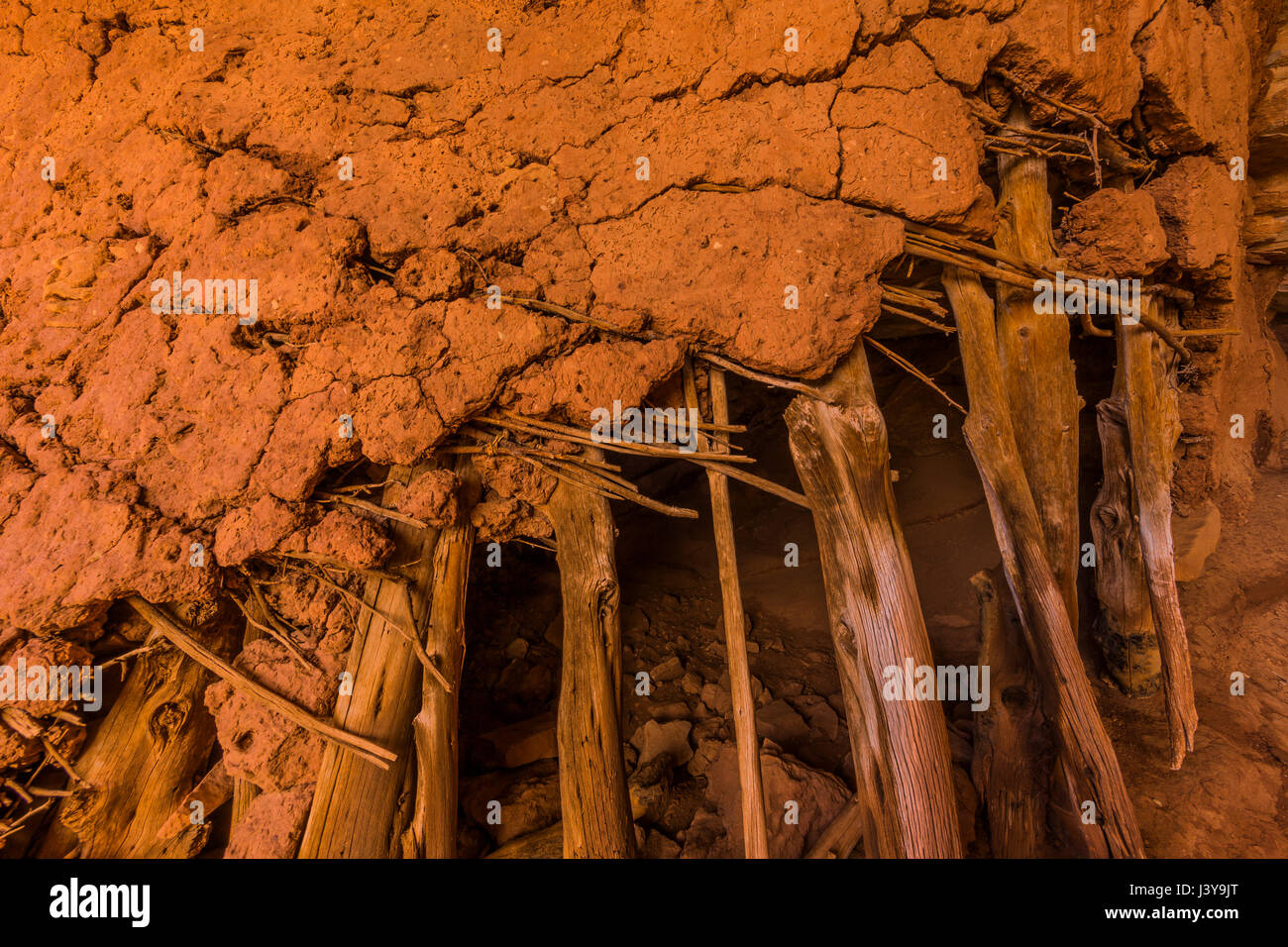 Ancestral Puebloan building ruin showing use of jacal construction ...