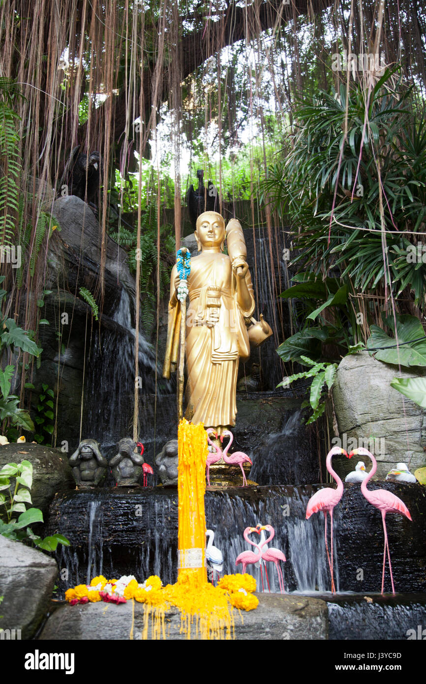 Garden pond and water feature hi-res stock photography and images - Alamy