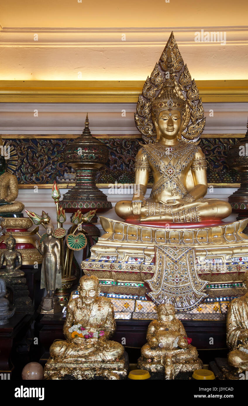 Traditional thai altar hi-res stock photography and images - Alamy
