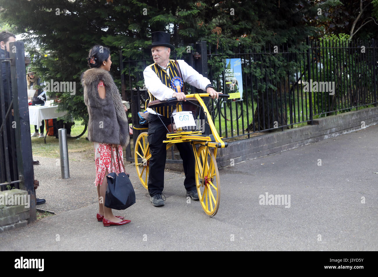 Pic shows: The Tweed Run 2017 - vintage bike rally Clerkenwell London ...