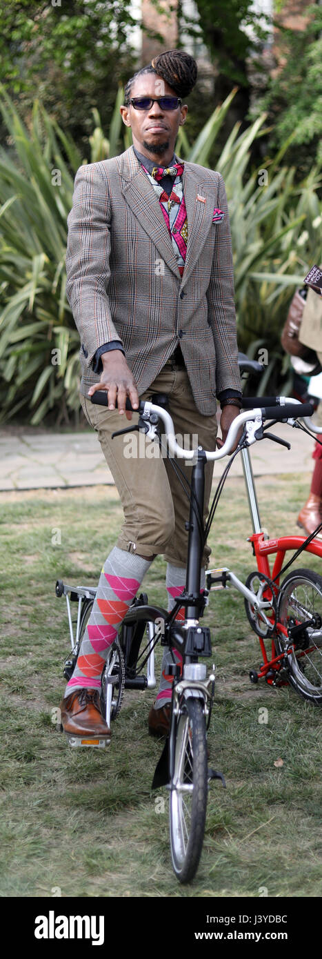 Pic shows: The Tweed Run 2017 - vintage bike rally Clerkenwell London ...